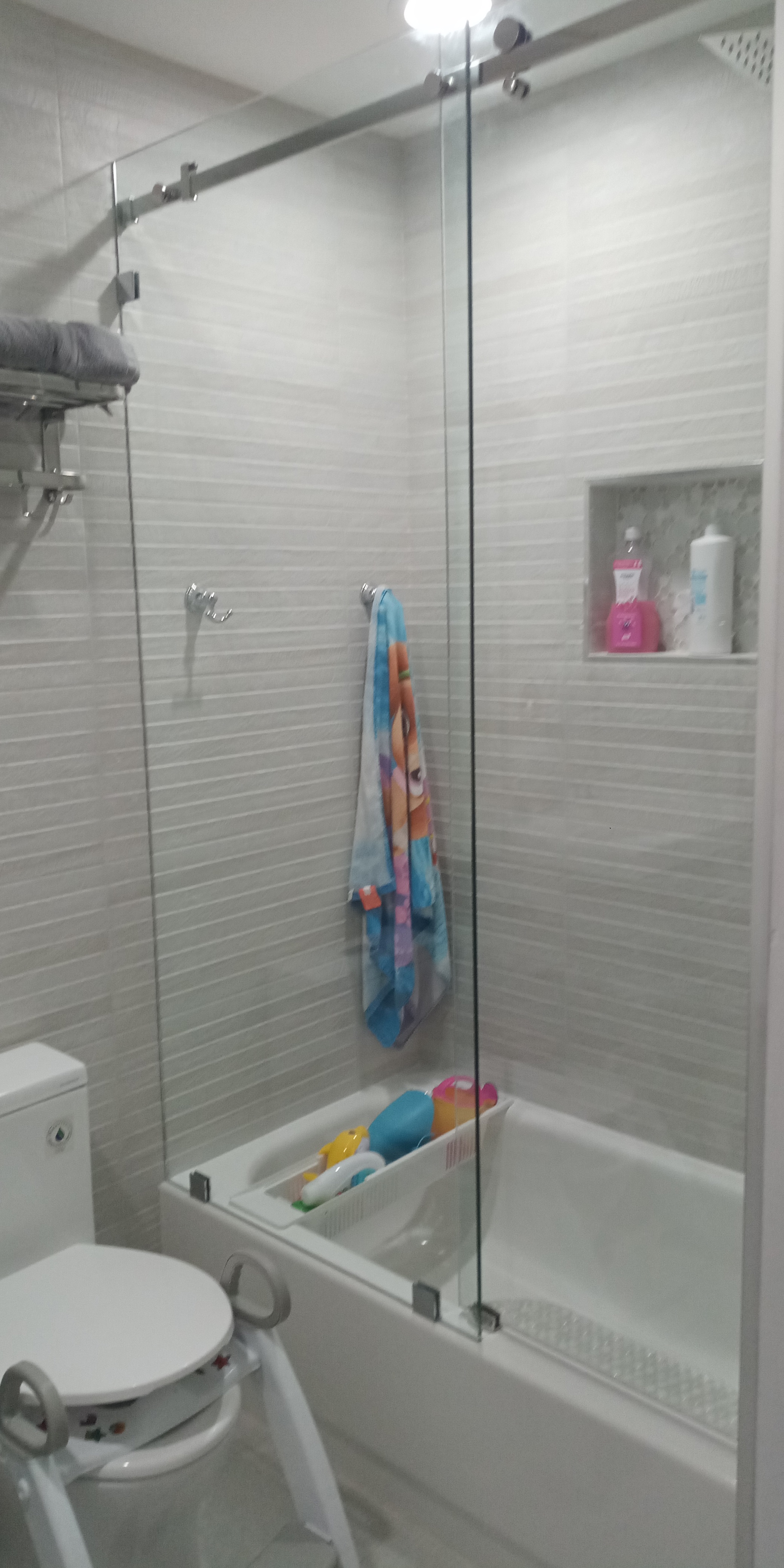 Customizable Glass Tub Enclosures for Modern Bathrooms – CGFL glass and ...