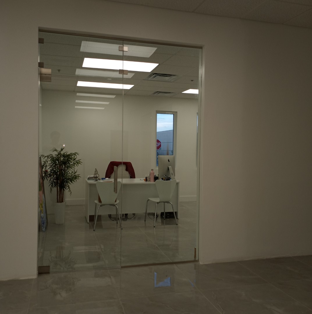 Improving Office Spaces with Tempered Glass Partitions: Safety ...