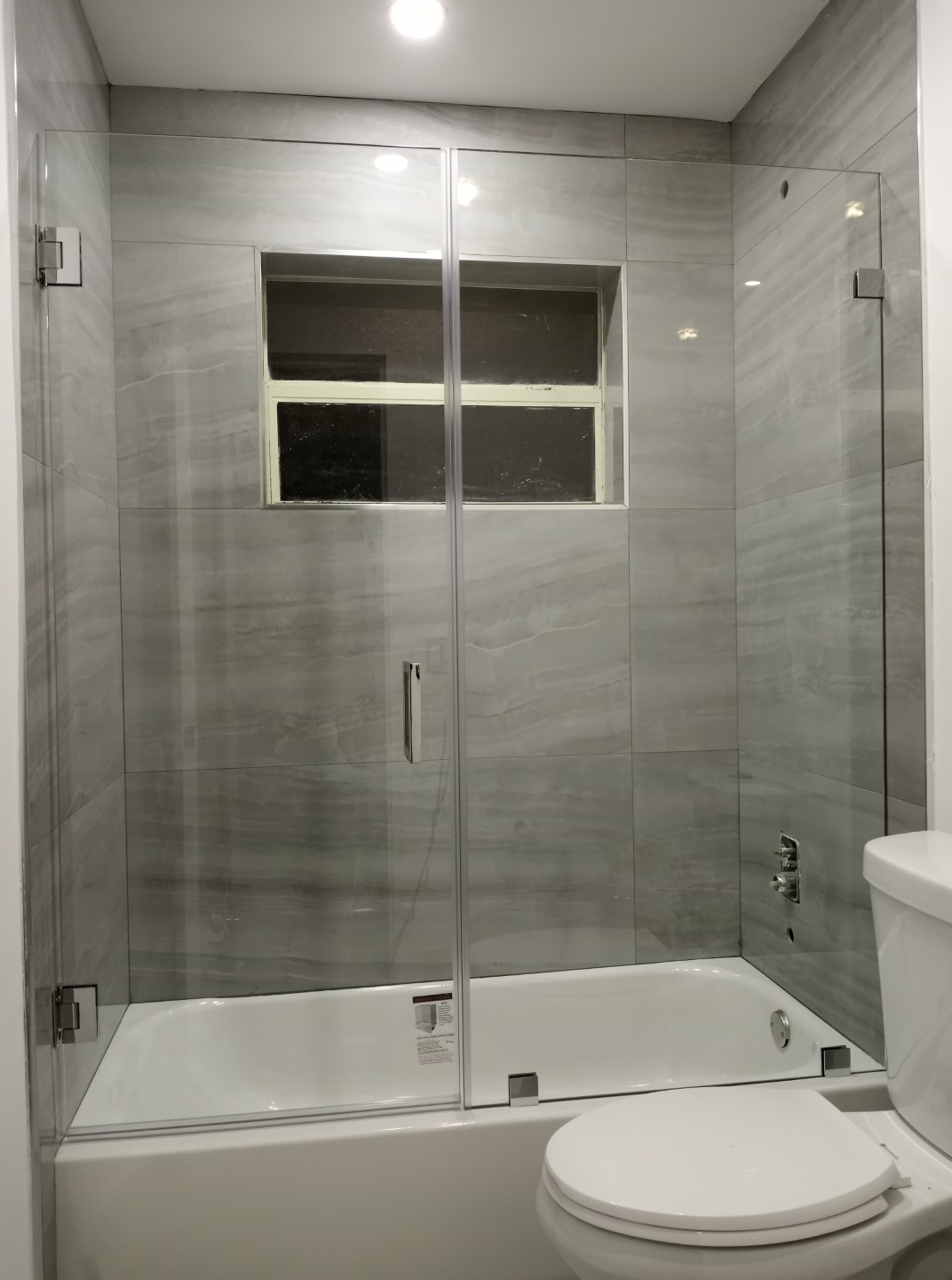 Customizable Glass Tub Enclosures for Modern Bathrooms – CGFL glass and ...